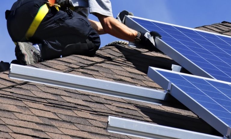 Can Old Solar Panels Be Repaired, or Should They Be Replaced? - Acers Homes